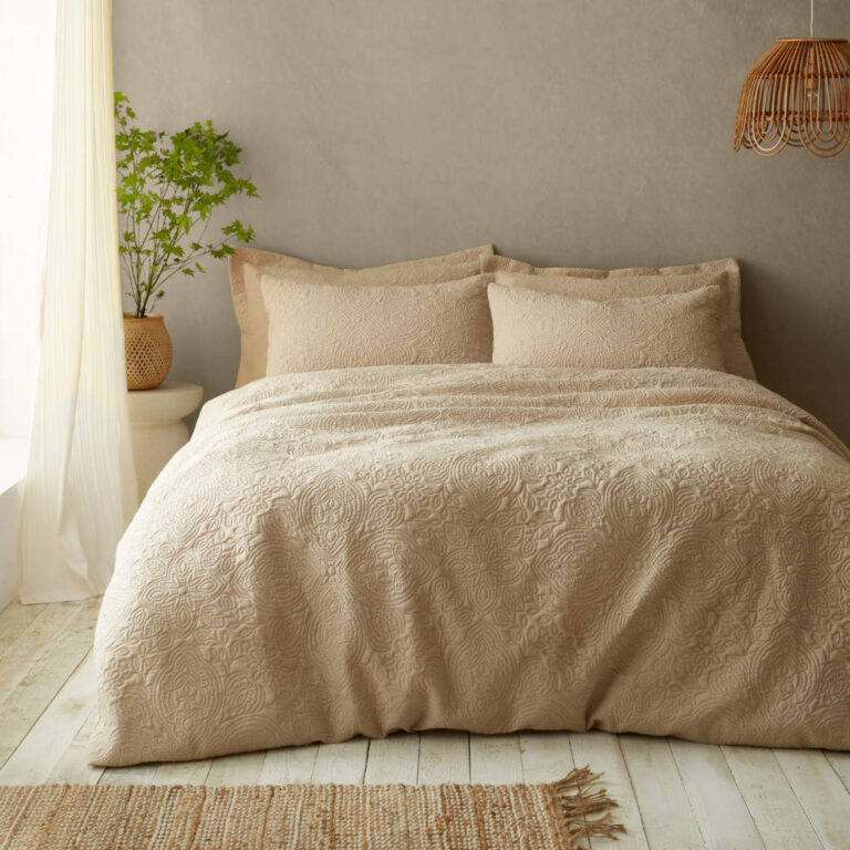 Casablanca Pinsonic Quilted Bedding Duvet Cover Set In Natural